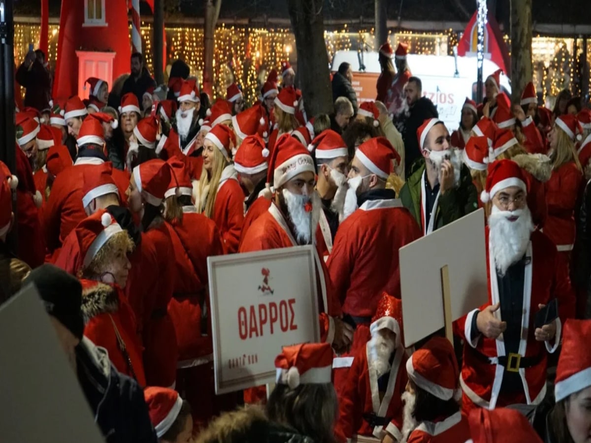 «Santa Run» στη Λάρισα: Εκατοντάδες Άι Βασίληδες συγκεντρώθηκαν για ...